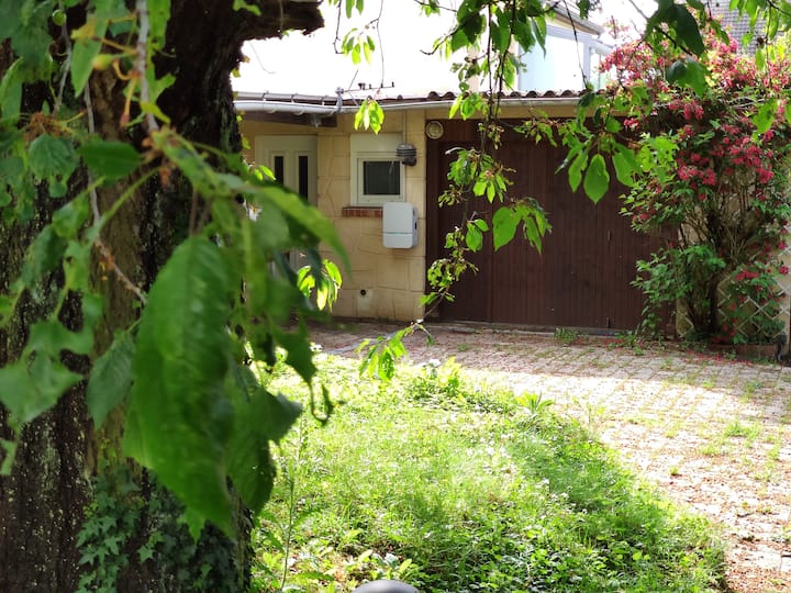 Studio Avec Jardin à 25 Minutes De Paris - Bures-sur-Yvette