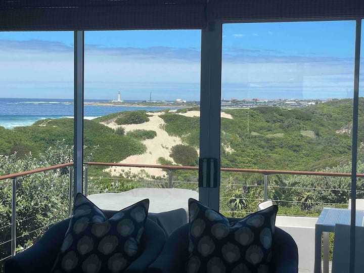 Trendy Beach Cottage With Magical Views - Cape Saint Francis