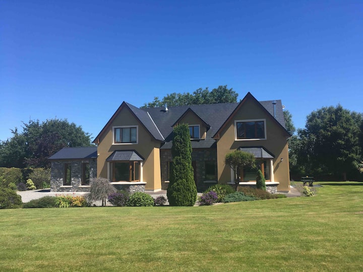 Mountain View Room With Private Entrance & Patio - Ireland