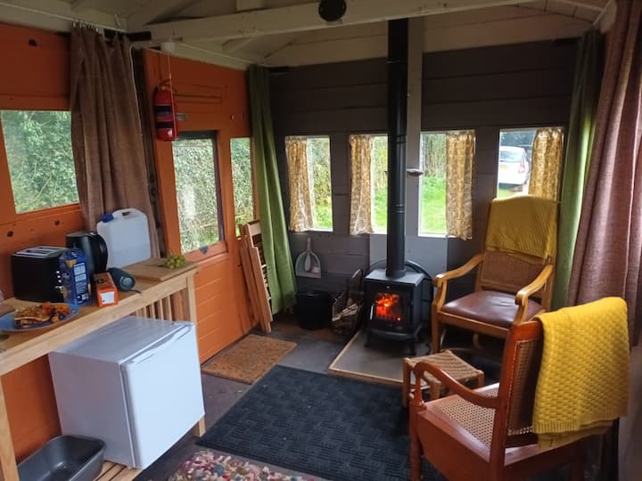 The Old Railway Carriage. - 매틀록