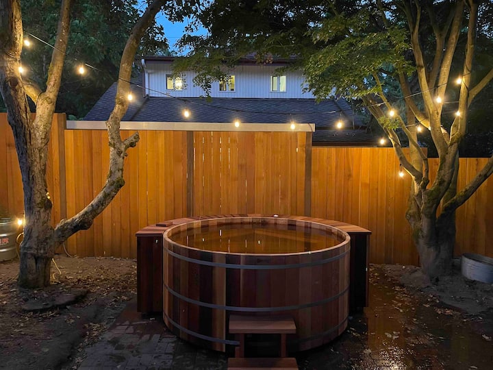 Greenlake Craftsman - Hot Tub, Ac, Dog Friendly - Seattle, WA