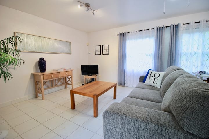 Sea Suite At Amaryl Apts - Only 200 Meters To Beach - Barbados