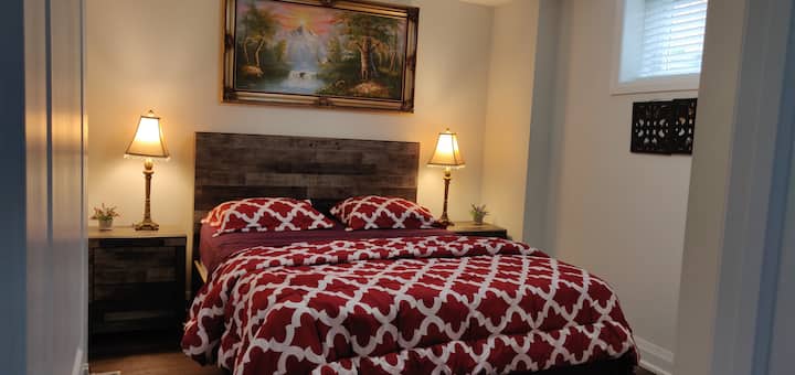 Private Room In Spacious Cozy Basement Apartment - Toronto