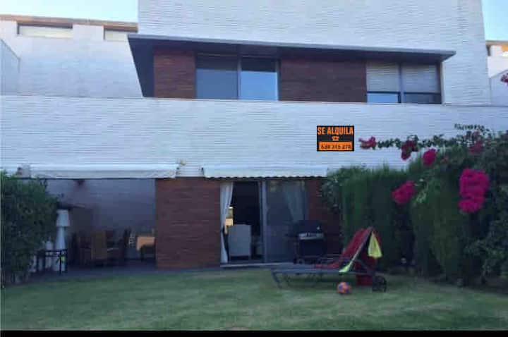 Casa Adosada Urbanización De Lujo, Cercana A Playa - Cadix