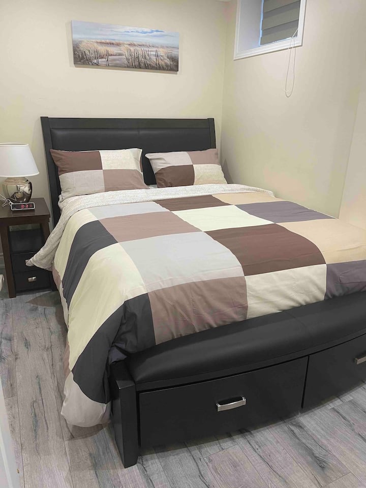 Adorable1-bedroom Basement Apartment, Free Parking - 브램턴