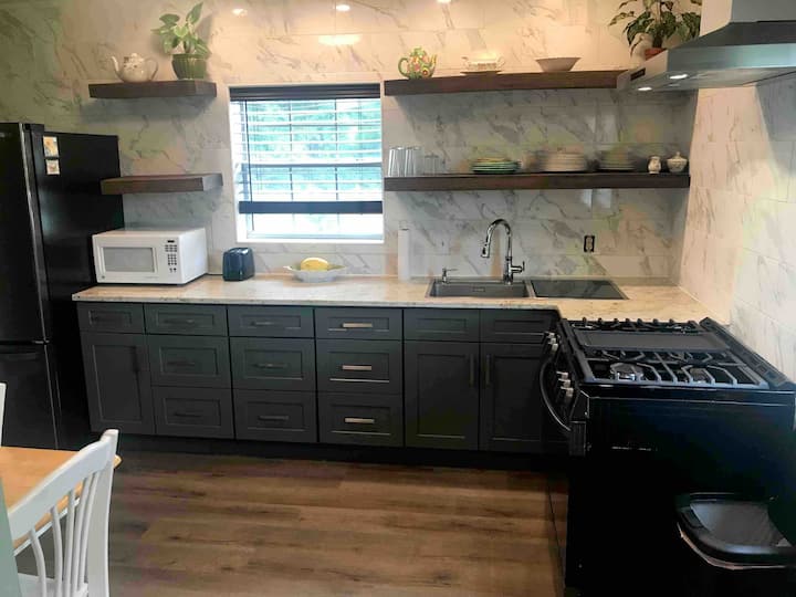 Unit A - Historic Apt. Steps To Dahlonega Square - Dahlonega, GA
