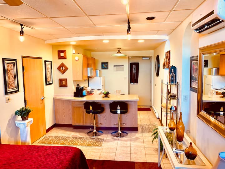 Charming/ Studio Apartment/private Entry - Bainbridge, OH