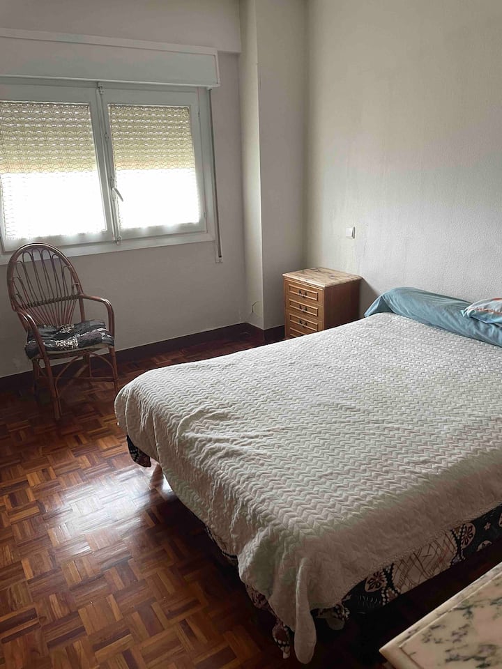 Habitación A 10 Mit Del Centro De Burgos - Burgos