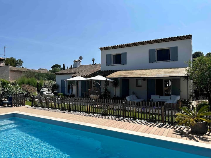 Charmante Villa Avec Piscine à Valbonne Village - Grasse