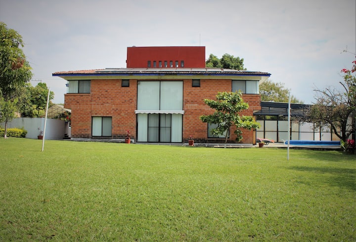 ¡Increíble Casa Con Alberca Techada! Más Diversión - Cuautla