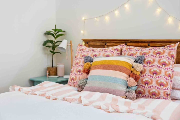 Yarraville Village Studio - Tottenham
