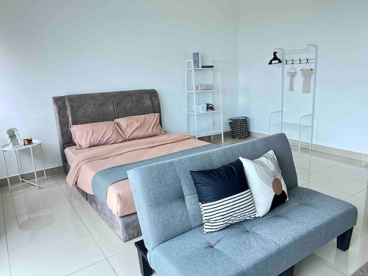 【Hot】 Homey Place With Netflix @Trefoil Setia Alam - Klang