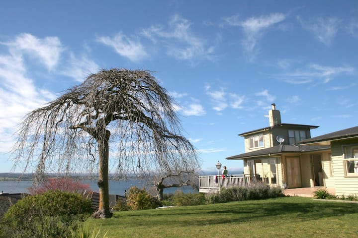 Acacia Bay Crow's Nest - Taupo