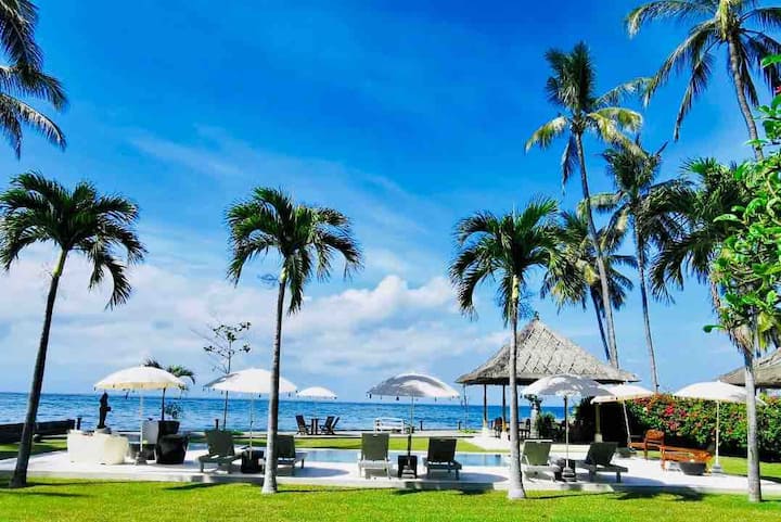 Absolute Beach Front Property 4 Bedrooms Villa Sal - Karangasem