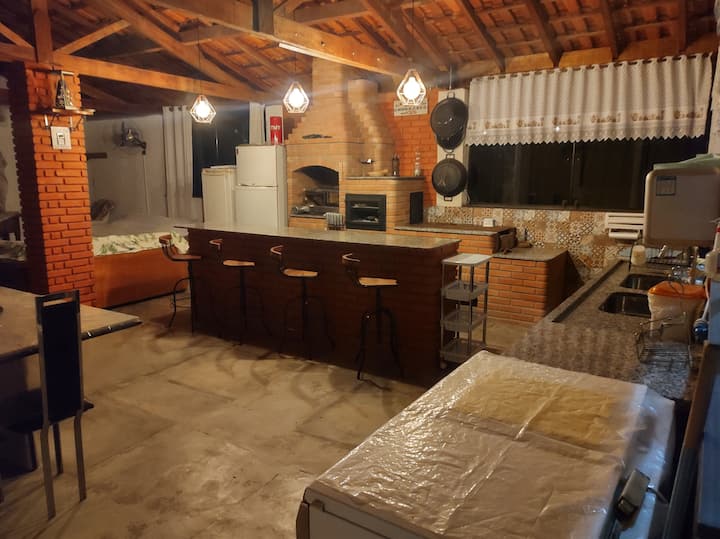 Chácara Em Ibiuna Agradável Para Família E Amigos - Ibiúna
