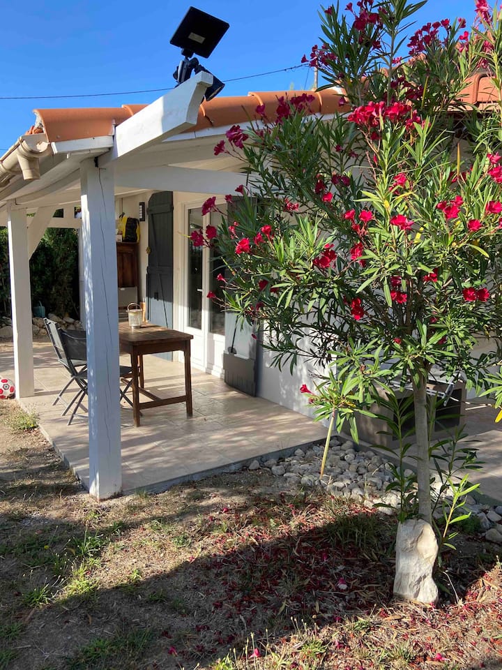 Maisonnette De Charme, Avec Accès Direct Plage - Vallauris