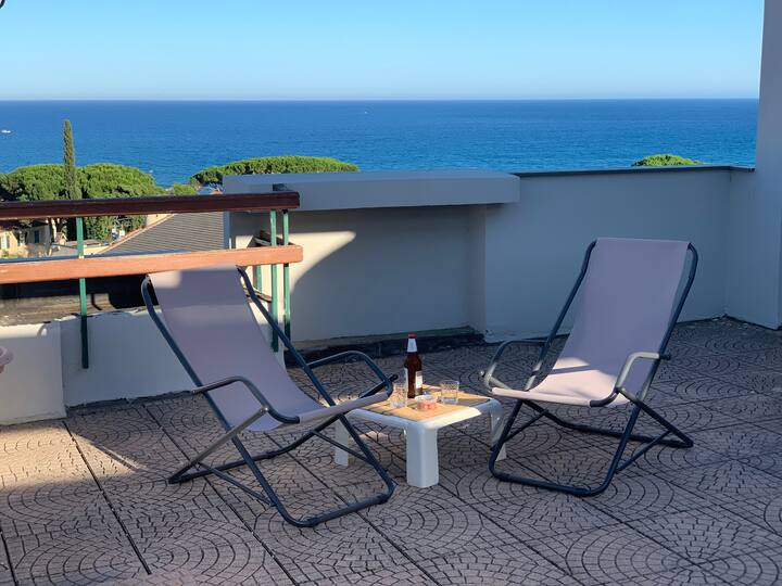 Attico Terrazzato Vicinissimo Al Mare - 安多拉