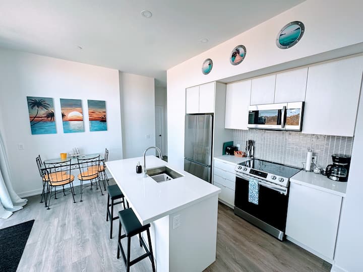 The Boathouse:
*Pools*courtyard Lounge*firepit* - Innisfil