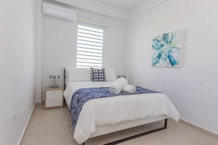 Remodeled Apartment, Couple Of Blocks From Beach - San Juan