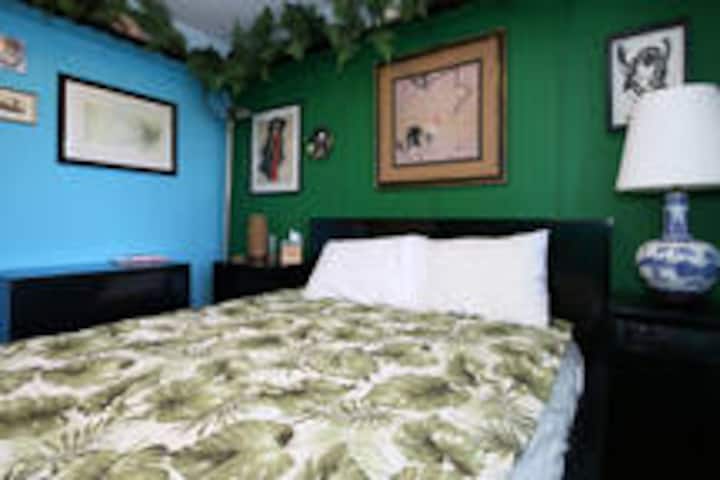 Casa De Mehntor Guest Room - Poway, CA