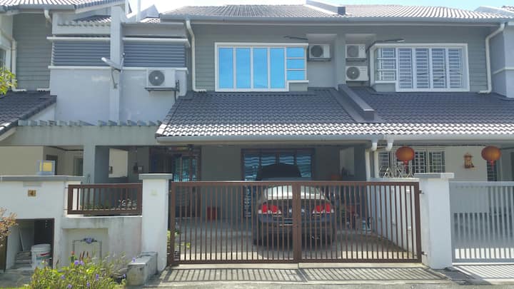 Homestay 2 Storey Terrace With 4 Bedrooms 3 Toilet - Bestari Jaya