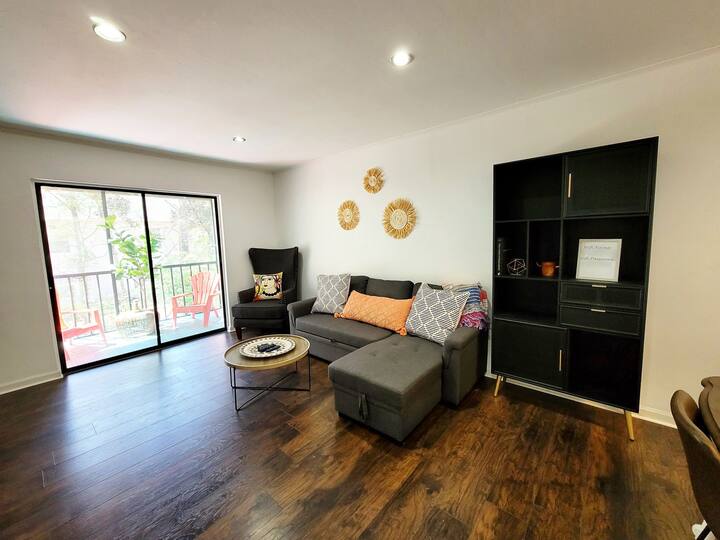 Cozy & Chic Condo Located In The Heart Of Augusta - Augusta, GA