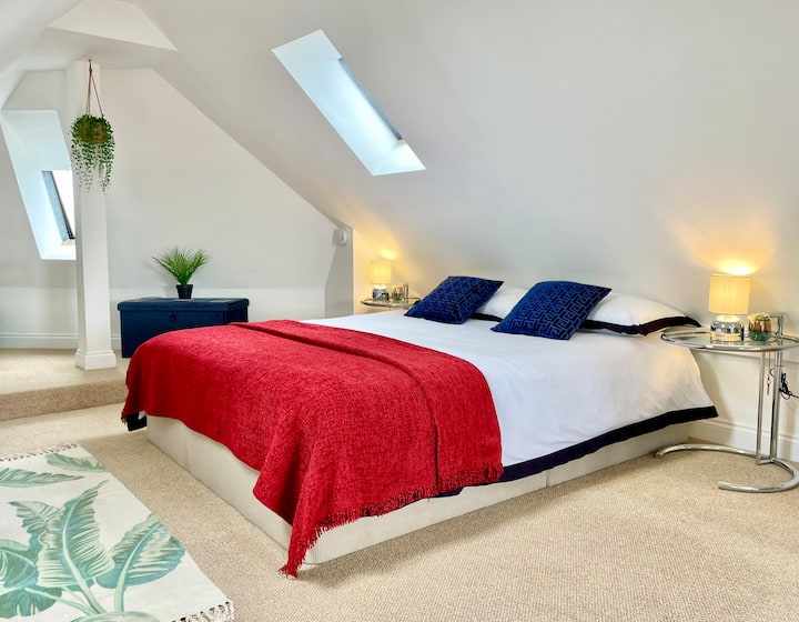 Penthouse Loft Studio With Large Private Terrace - 호셤