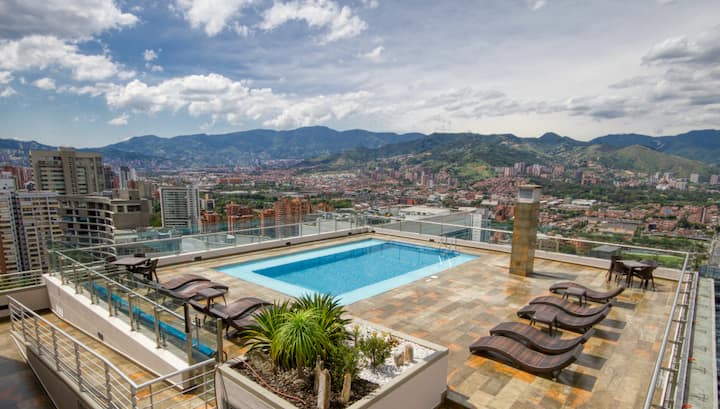 The Bee´s Knees - Medellín