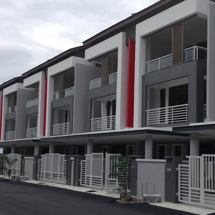 Happy Choice Homestay - 7 Rooms (16 People) - Malacca