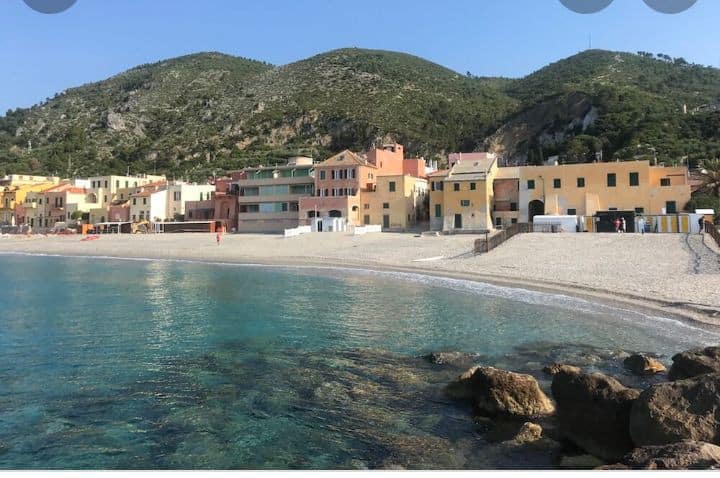 Varigotti, Appartamento 100 Mt Dal Mare - Noli