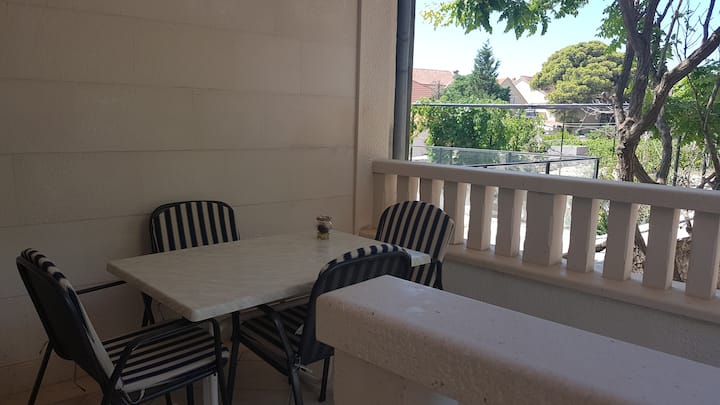 Lovely Apartment-stone House, Center, 50m From Sea - Bol