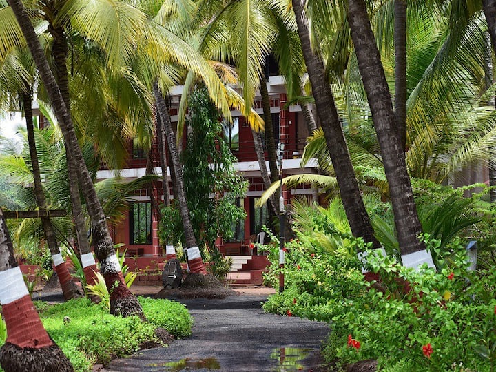 9 Resorts In Kunkeshwar starting from USD 10 | Holidify