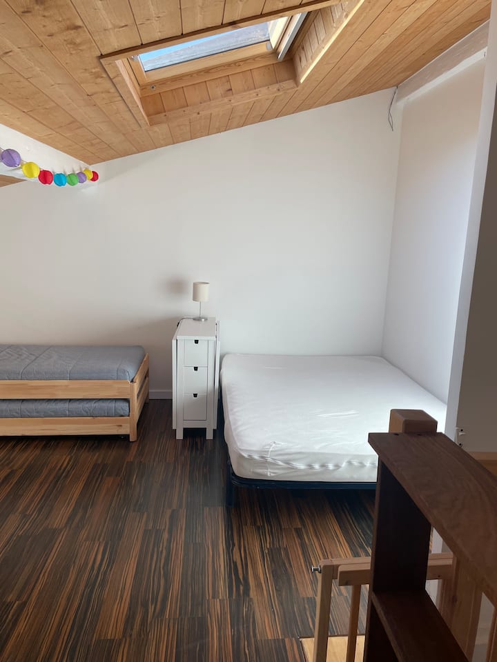 Plateau Privé Avec Salle D’eau Et Extérieur. - Bordeaux