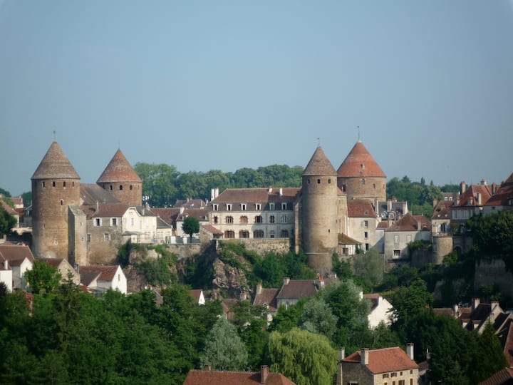 La Maison De La Tour - Semur-en-Auxois