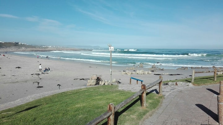 Spacious, Self-contained Flat, Close To Beach - Onrus