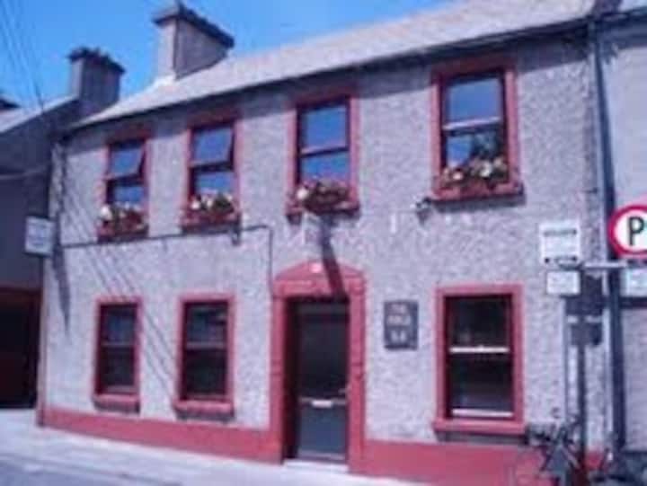 Spacious Room In  Galway City Centre(room Only) - Galway