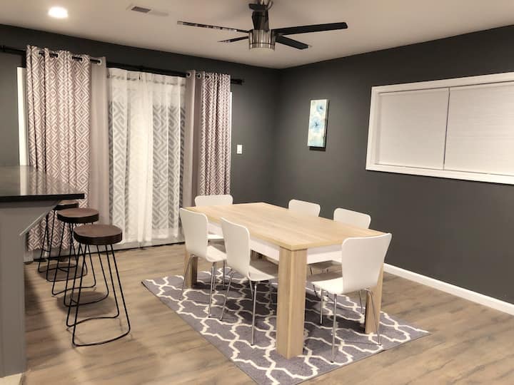 Fully Remodeled 4br\/3br Beautiful House With 185+ Tv Channels - West Covina, CA