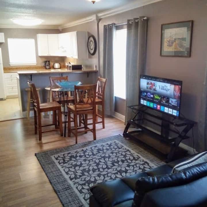 Suite Two Pet Suite With Private Yard Cruise Beach - Navarre, FL