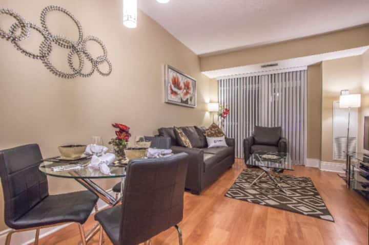 Fully Furnished Condo Square One Mississauga - Mississauga
