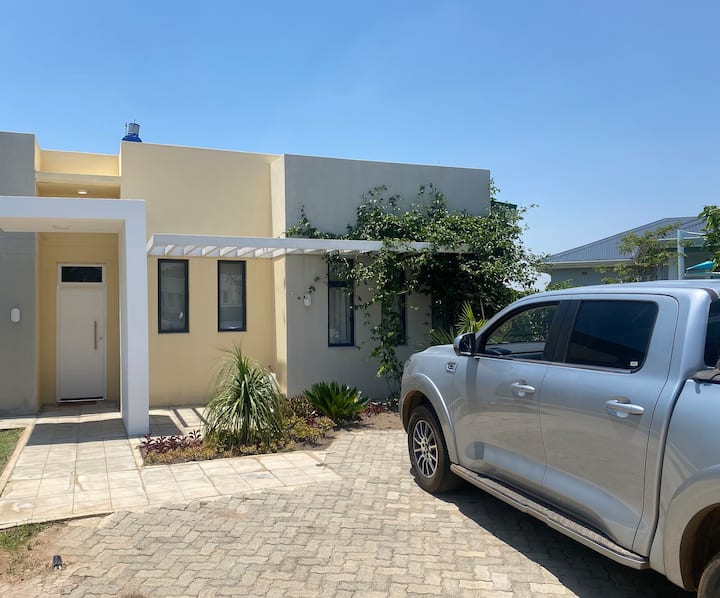 Sunbird, Arlington, Airport Rd 1 Bed, En-suite - Harare