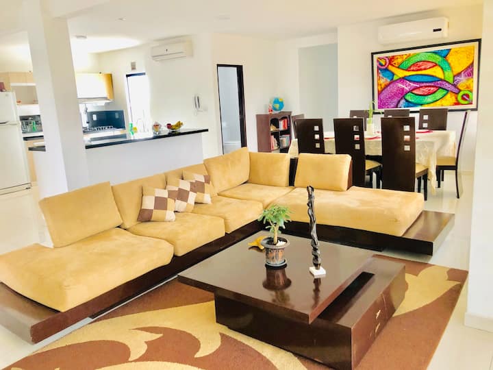 Spacious Comfy 3bd Apt ★ Parking Tv Wifi Full A/c - Bolivia