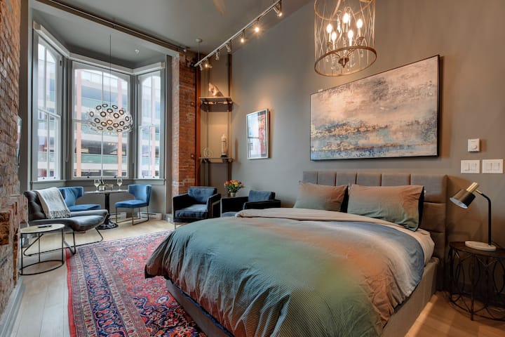 Beautifully Restored Hotel - Central Downtown Vic - Oak Bay