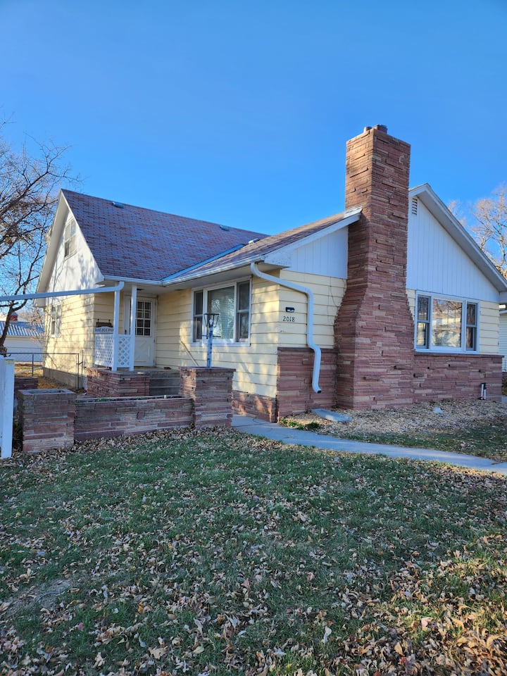 Spacious Home Open To Long Term Stays - Kearney, NE