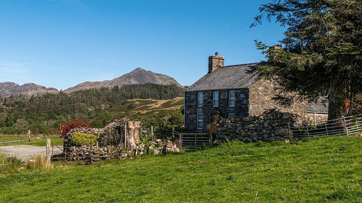 Dinas, Traditional Stone Cottage Near Portmeirion - Portmeirion