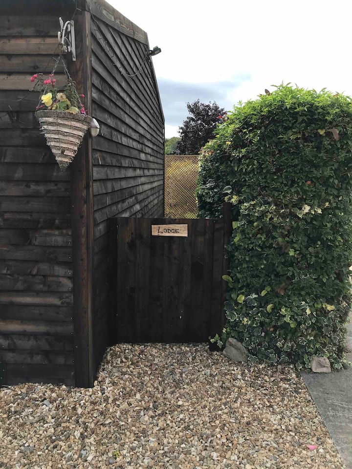 Delightful Unique Open Plan Lodge - Chippenham