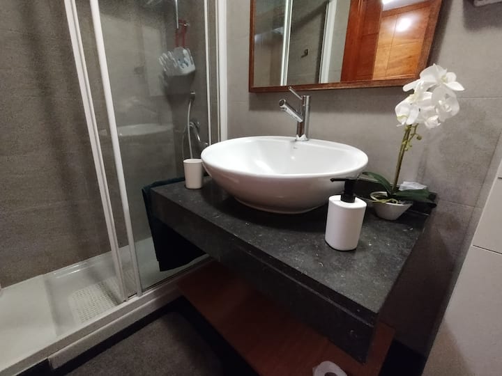 Gran Via Loft: Buen Wifi, Ascensor Y A 1' De Metro - Madrid