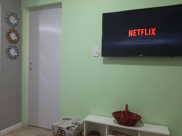 Apto Aconchegante Em óTima Localização - Porto Alegre