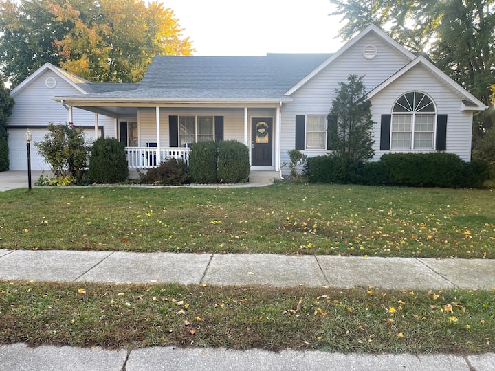 Cozy Residential 4-bedroom Home - South Bend, IN