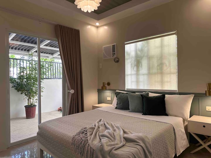 Japandi Home A - Fullyaircon,wifi,hotshwr,24hguard - General Santos City