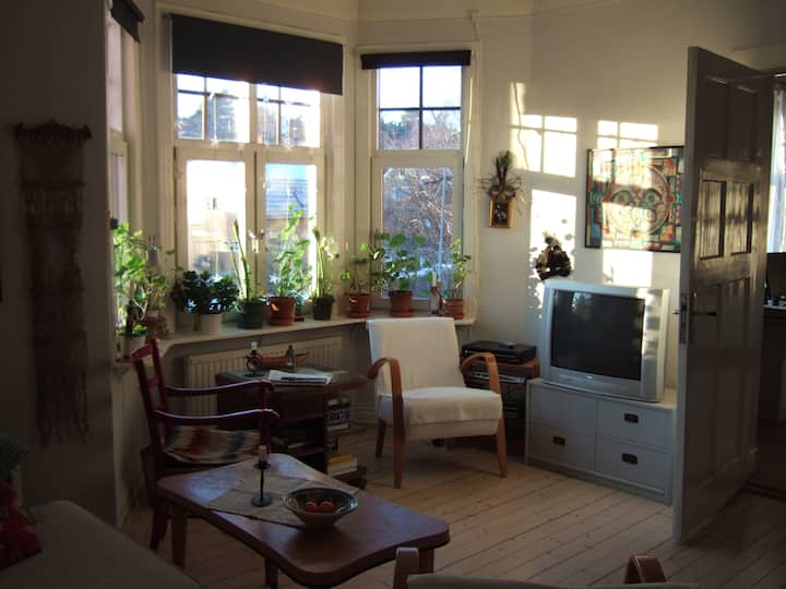 Charming Flat In The Garden-suburb - Stockholm